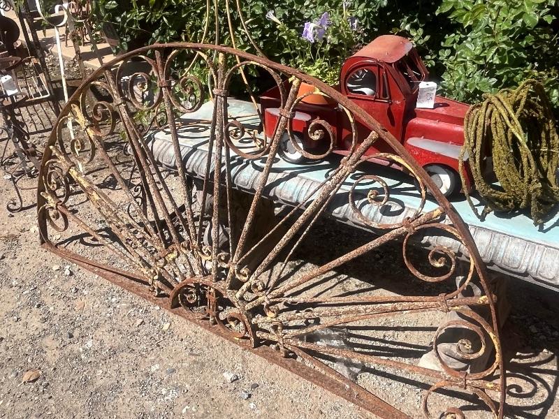 Primitive Barn Stuff, Yard Art, Vintage Farm Equipment, & Garden ...