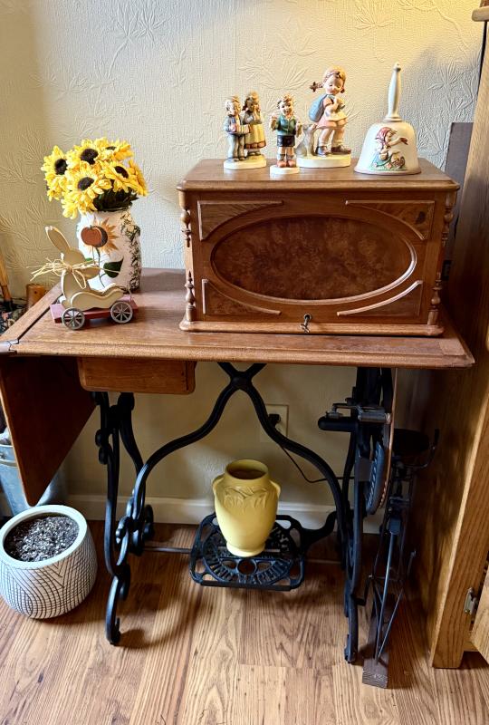 HALF OFF EVERYTHING!! TURNING LEAF -ESSEX SALE | EstateSales.org