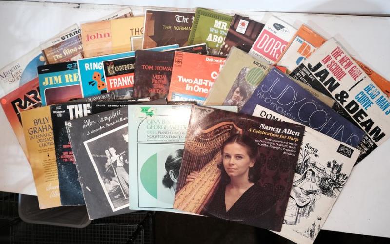 Mega vintage vinyl record collection | EstateSales.org
